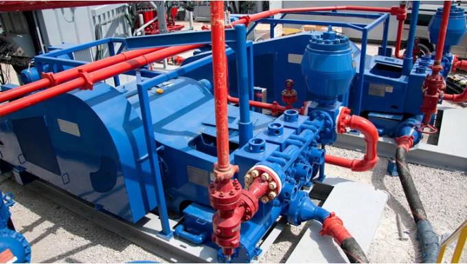 API 7K F1600 Triplex Mud Pumps For Drilling Rigs discharge high viscosity